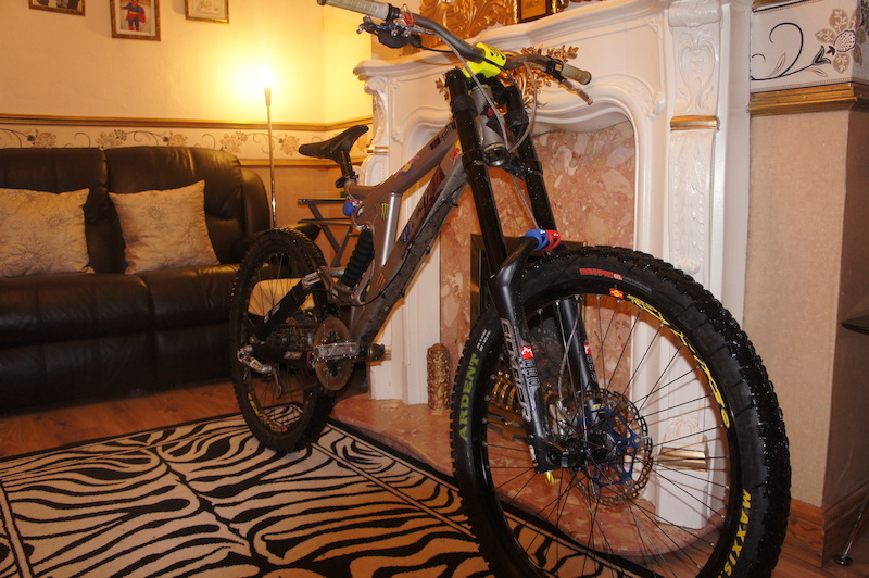 2011 Specialized Big Hit. DH bike with upgrades For Sale