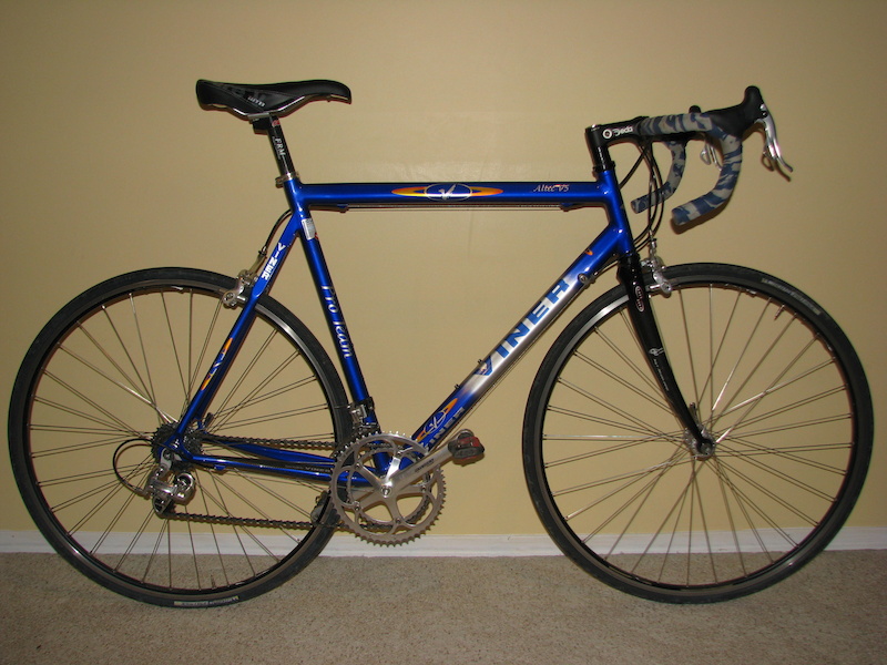 Viner V5 Pro Team Road Bike - 56cm For Sale