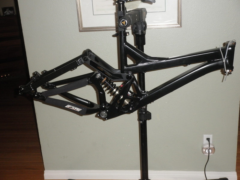 2006 NEW Demo 9 frame and shock and extras For Sale