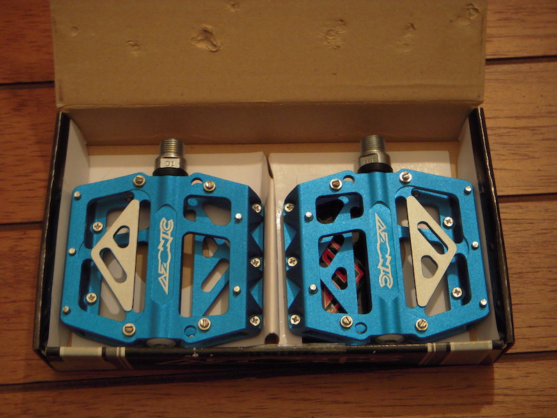 Azonic 420 BLUE pedals NEW IN BOX For Sale