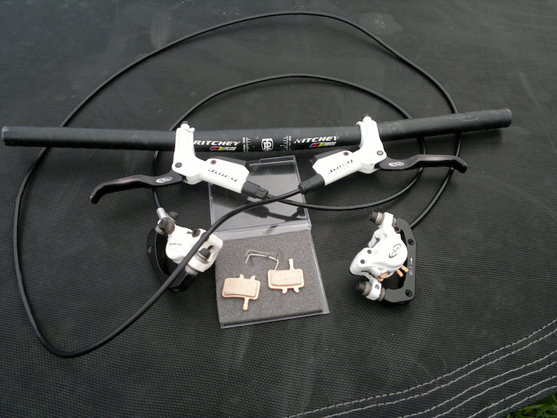 Avid Juicy 5 brakes in White + NEW pads For Sale