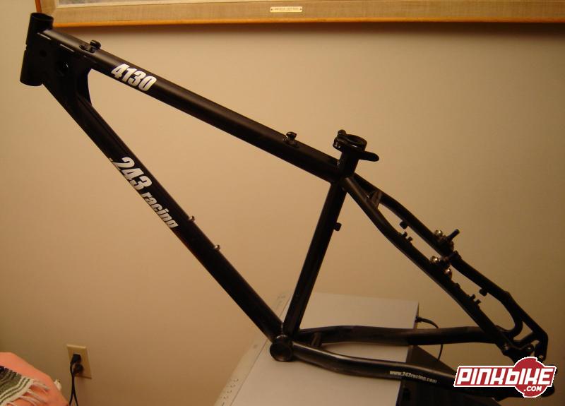 .243 ht frame. 15" design. incl headset/BB For Sale