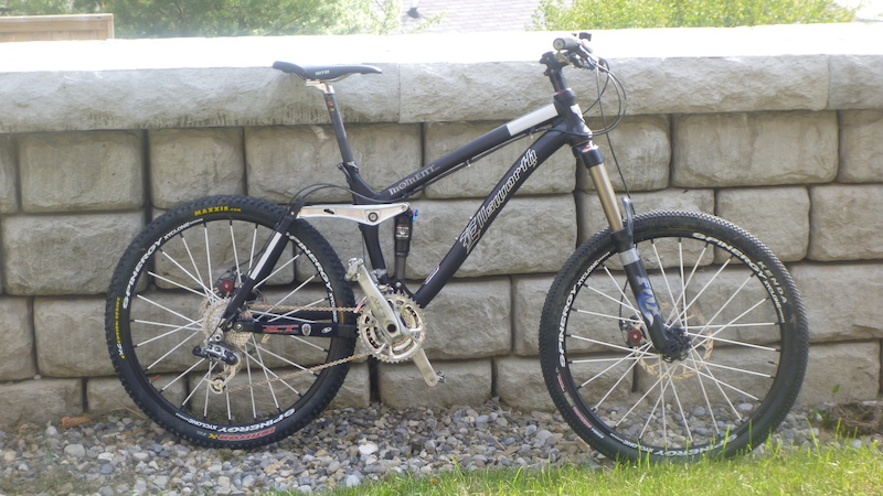 2011 Ellsworth Moment SST2, Medium size, frame For Sale