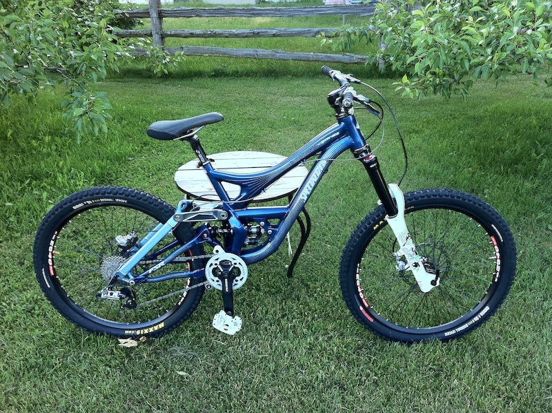 2010 Specialized DEMO 7 / like new / Price drop !! For Sale