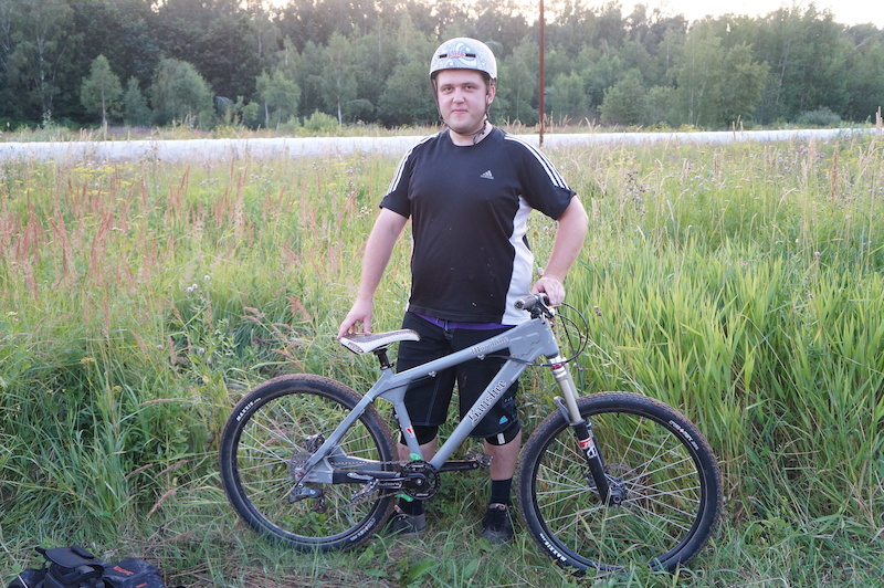 Bumblebee at Pupki in Moscow, Russia - photo by ionn - Pinkbike