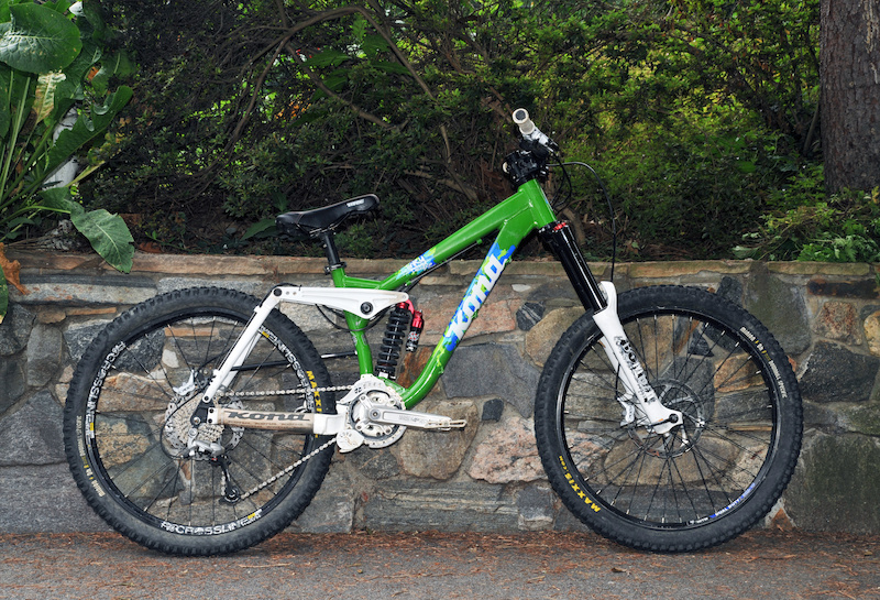 2009 kona stinky deluxe freeride / downhill bike For Sale
