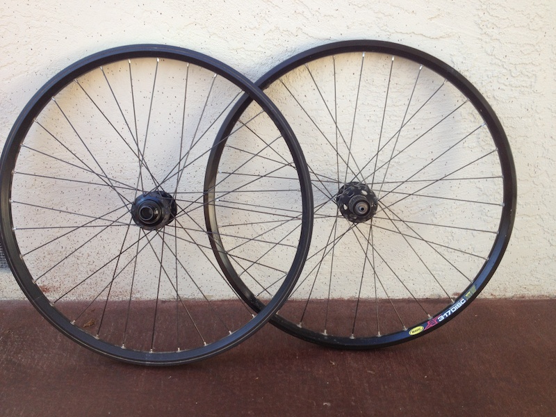 **Wheelset with 20mm thru axle hub** For Sale