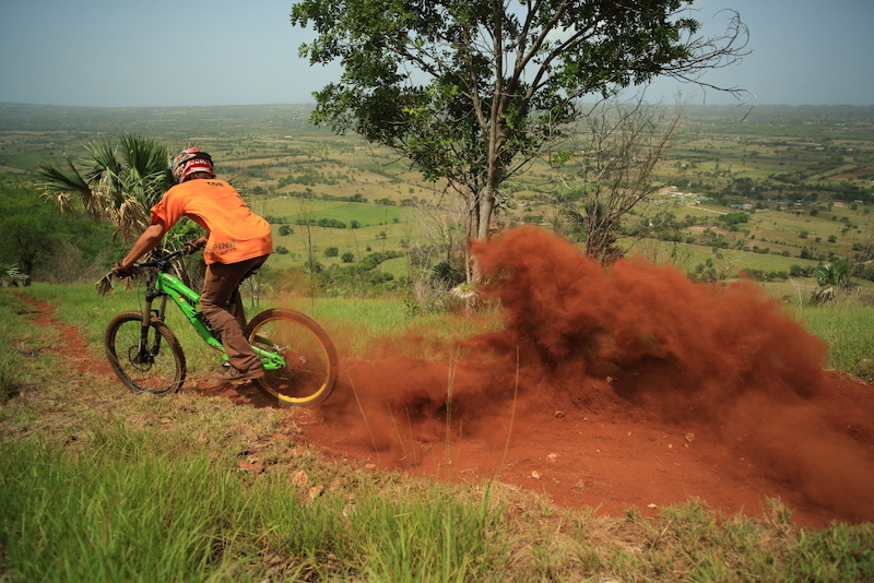 Video: Jah Mon - Pinkbike