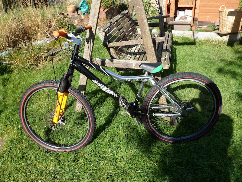 Onza T'raptor trials frame with Onza saddle and seatpost For Sale