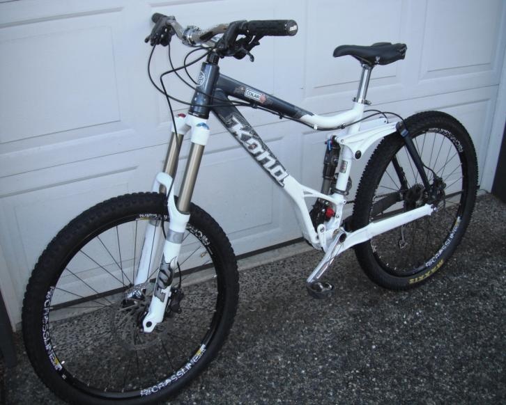 2009 **Price Drop** Kona Coilair Deluxe - Medium (17'' Frame For Sale