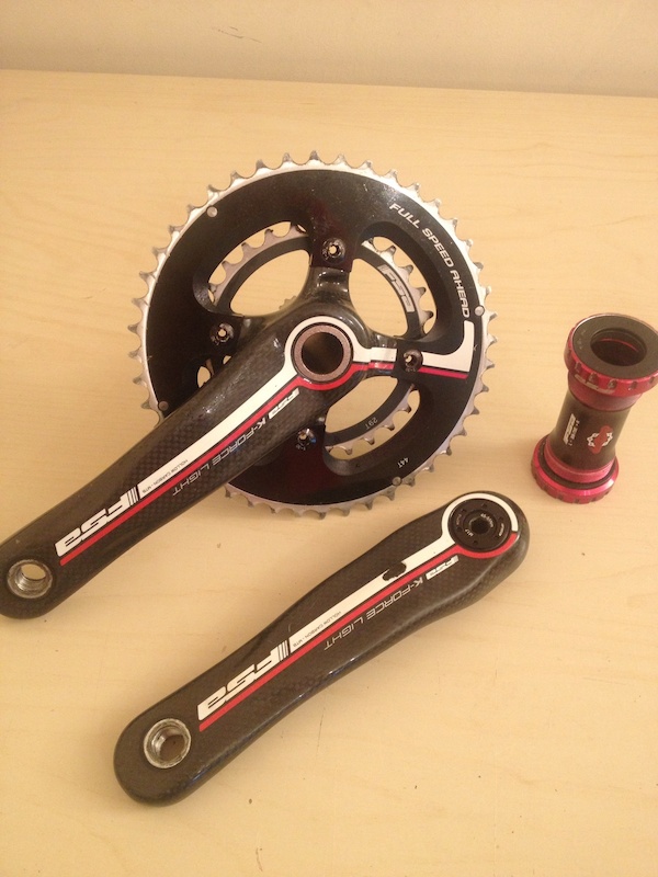 Fsa k force light carbon crank and fsa ceramic BB For Sale
