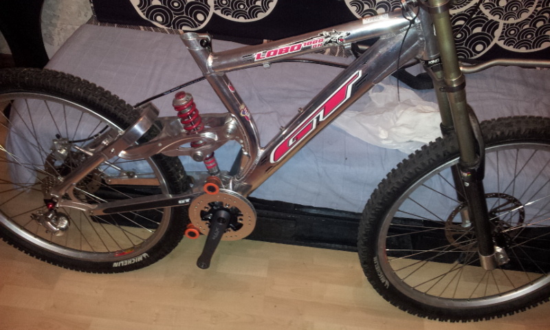 YOOO at GT LOBO 1000DH in Madrid, Spain - photo by enderezol - Pinkbike