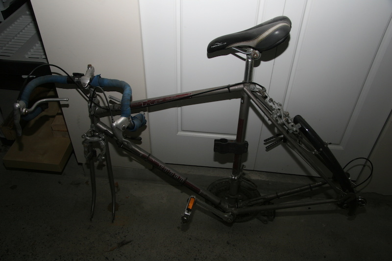 CCM road frame with parts For Sale
