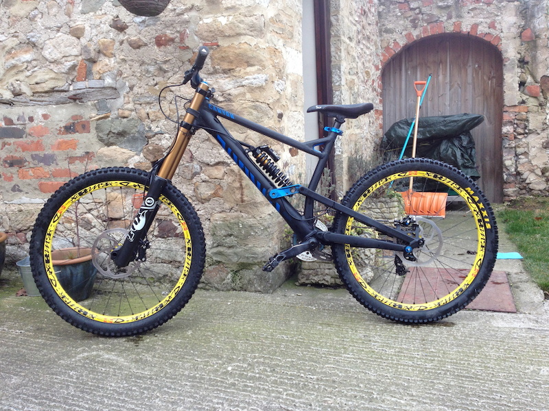 2012 Canyon Torque DH bike For Sale