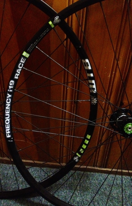 2013 WTB Frequency i19 lefty 29er wheelset For Sale