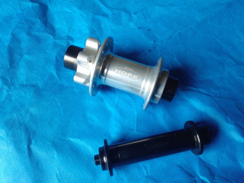 Hope Front Bulb Hub in Silver For Sale