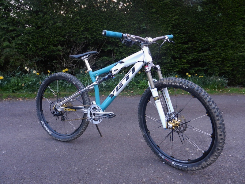 2009 Yeti 4x -11Kg race bike - Splitting? For Sale