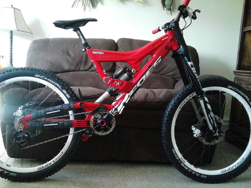 2010 foes dhs mono 2.1 medium red frame for sale For Sale
