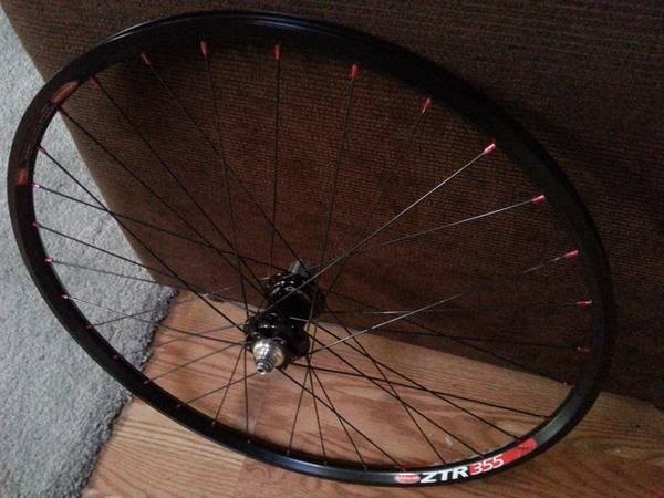 Chris king rear disc wheel, ztr 355 For Sale