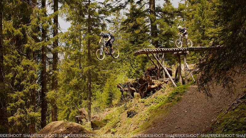 Video: Pre-opening Bikepark Châtel - France - Pinkbike
