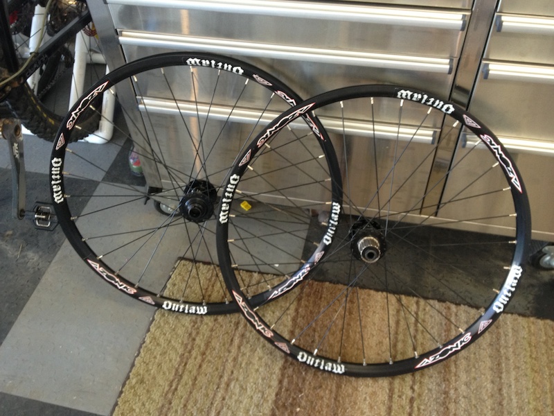 New Azonic Outlaw wheelset, 26" For Sale