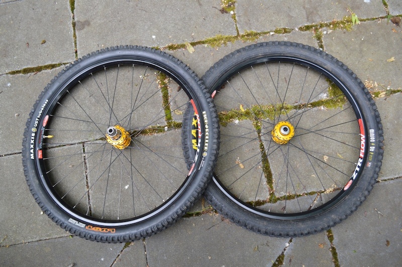 Stans ZTR Flow/Chris King 26" Wheelset Gold 15mm F 12x142mm For Sale