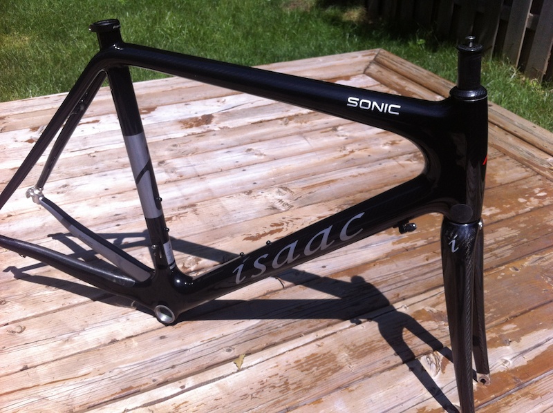 Isaac Sonic 55.5cm For Sale