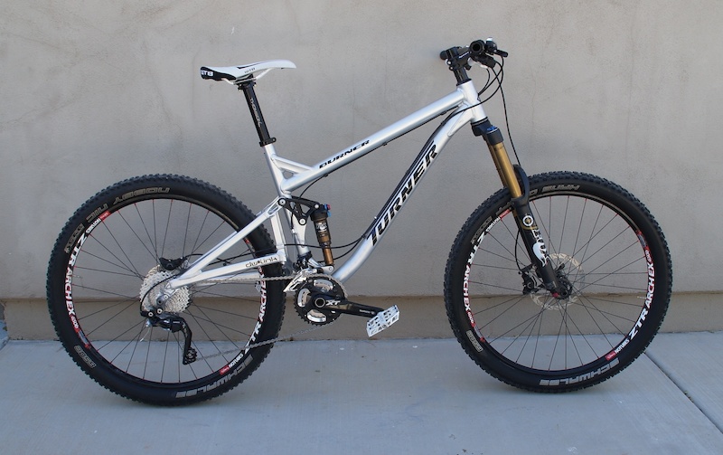 2013 Turner Burner 650b, large silver Ano, plus frame option For Sale