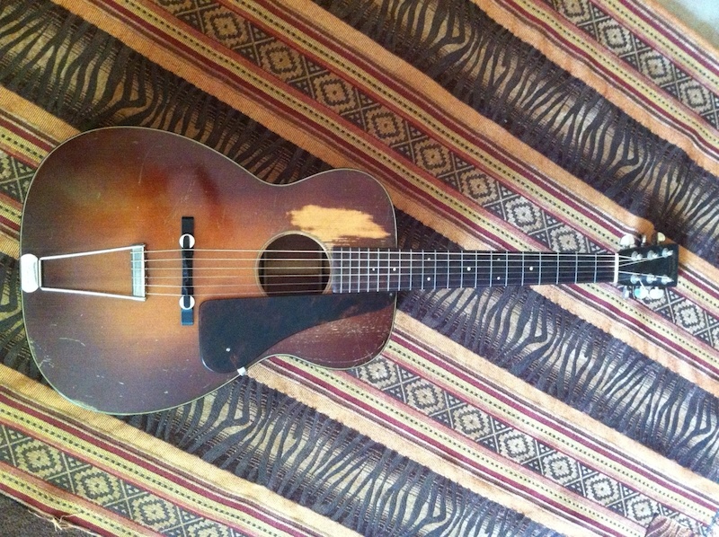 MARTIN R-18 Guitar For Sale
