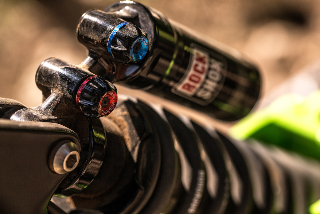 First Look: YT Industries TUES CF - Pinkbike