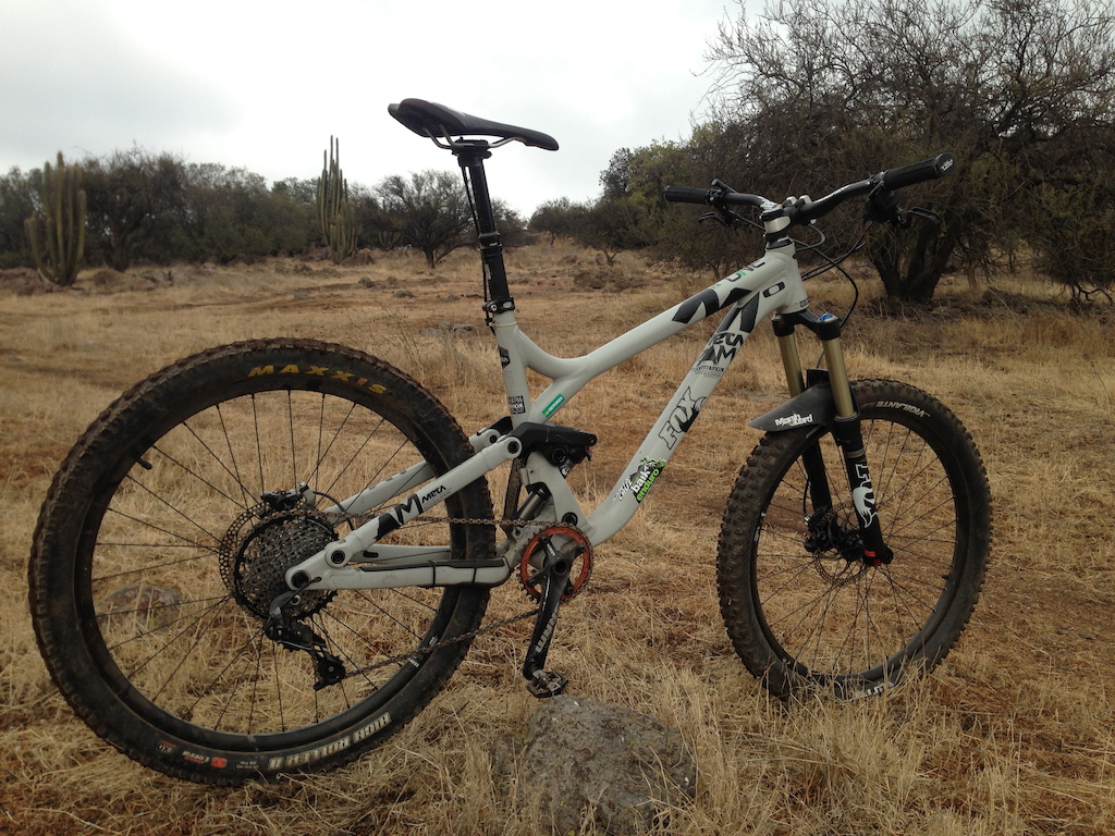 Commencal Meta3 in Santiago, Chile - photo by Rodrigocamposm - Pinkbike