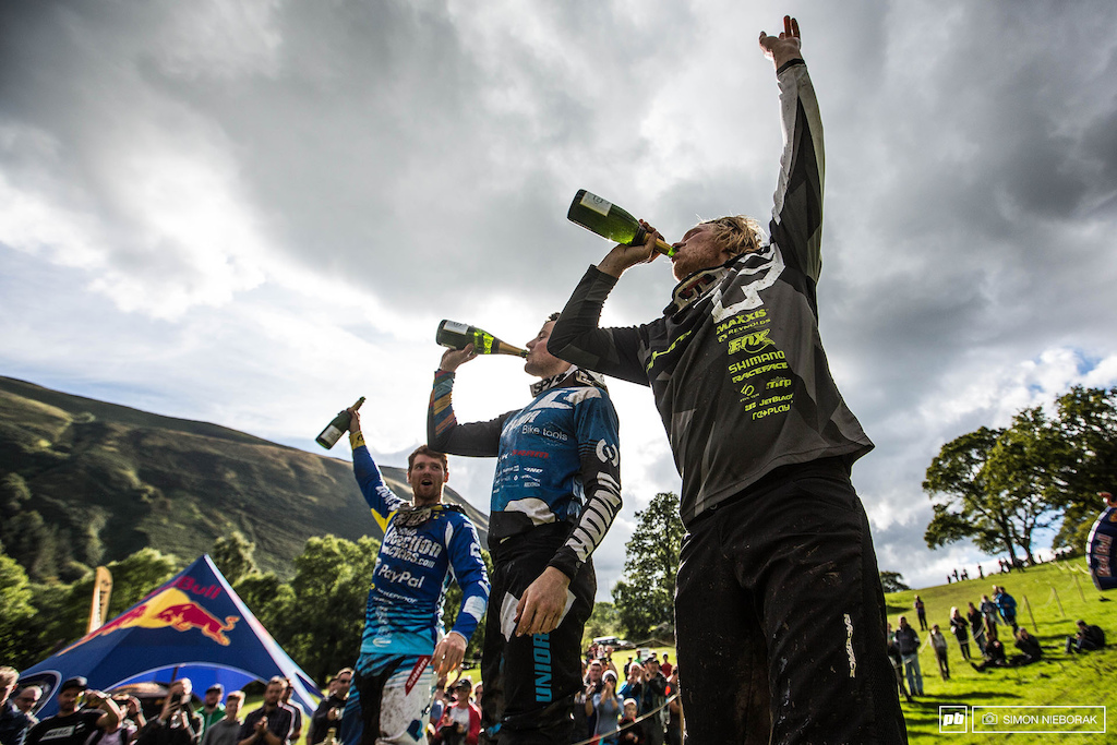 Photo Epic and Video: Red Bull Hardline 2015 - Pinkbike
