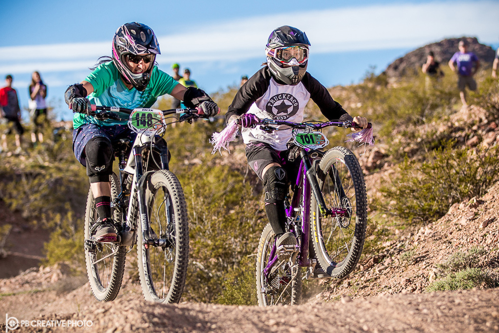 Amanda Propst #148 versus CJ Selig #101 at Bootleg Canyon Dual Slalom ...
