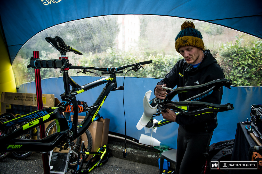 Pit News - Lourdes DH World Cup 2016 - Pinkbike