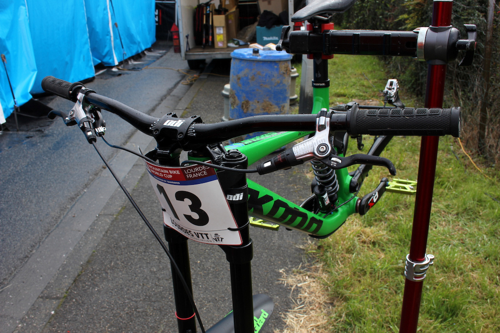 Connor Fearon's Kona Supreme Operator - Lourdes DH World Cup 2016 ...
