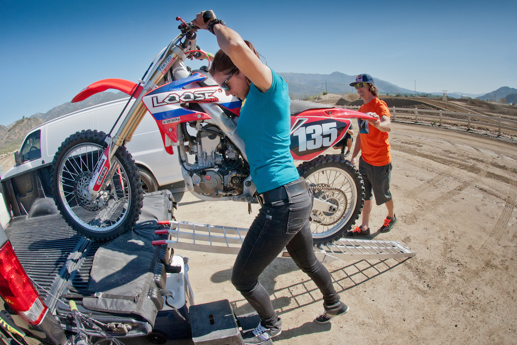 The Crossover: Anneke Beerten and Ronnie Renner - Video - Pinkbike