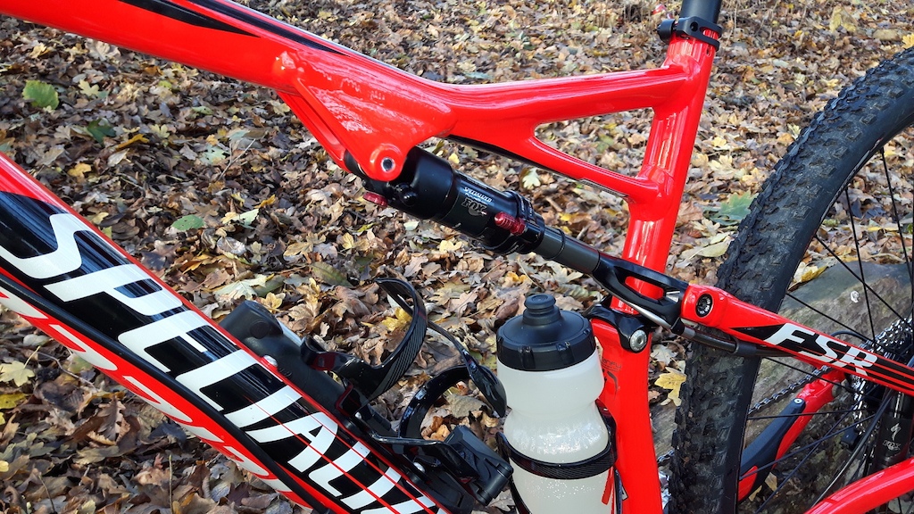 Rocket Red Specialized Epic FSR Comp 2016 - Mountainbike.nl