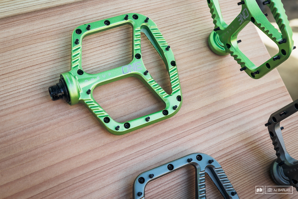 OneUp Components' EDC Tool and New Pedals – Sea Otter 2017 - Pinkbike