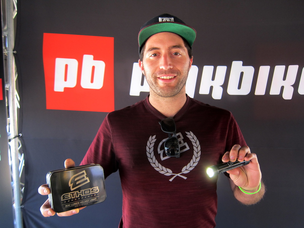 Startups: 1000-Lumen Lighting System that Charges Your Phone - Sea ...