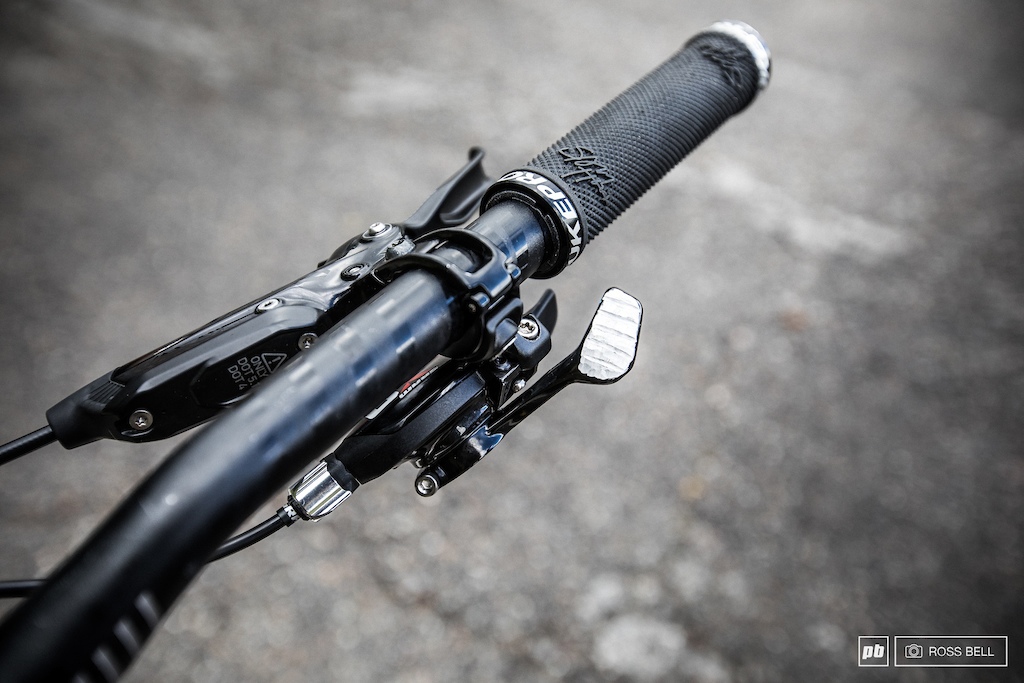 Mike Jones' Nukeproof Pulse - Vallnord DH World Cup 2017 - Pinkbike