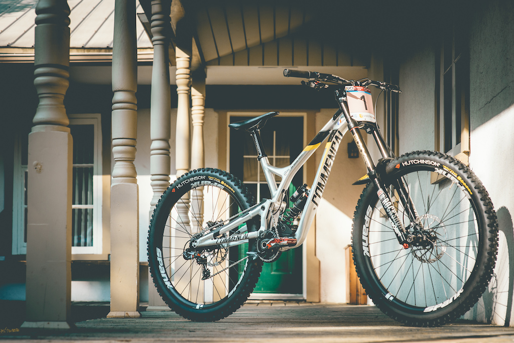 Inside Line Episode 3: Commencal Vallnord DH Team French Champs and MSA ...