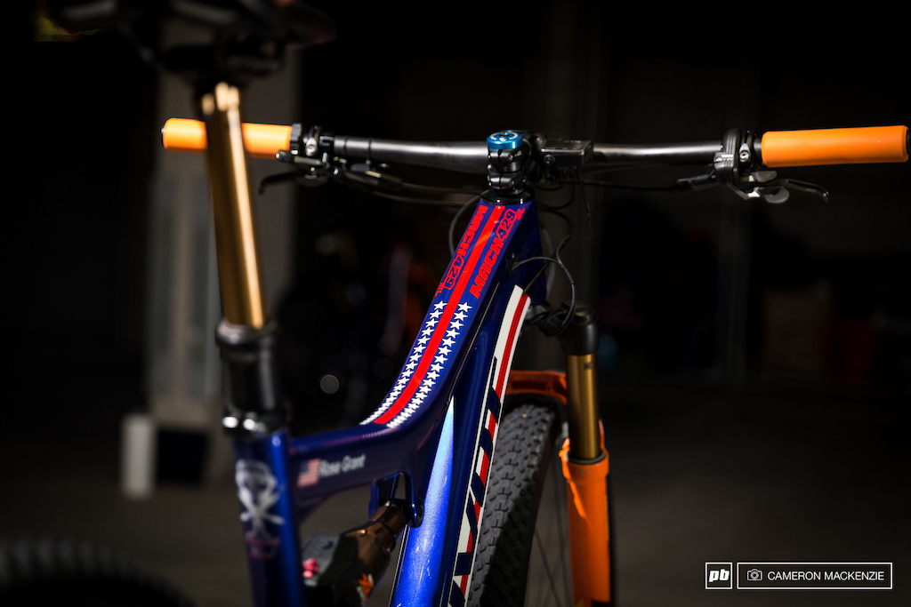 Rose Grant and Chloe Woodruff's Custom Pivot Bikes - Cairns XC World ...