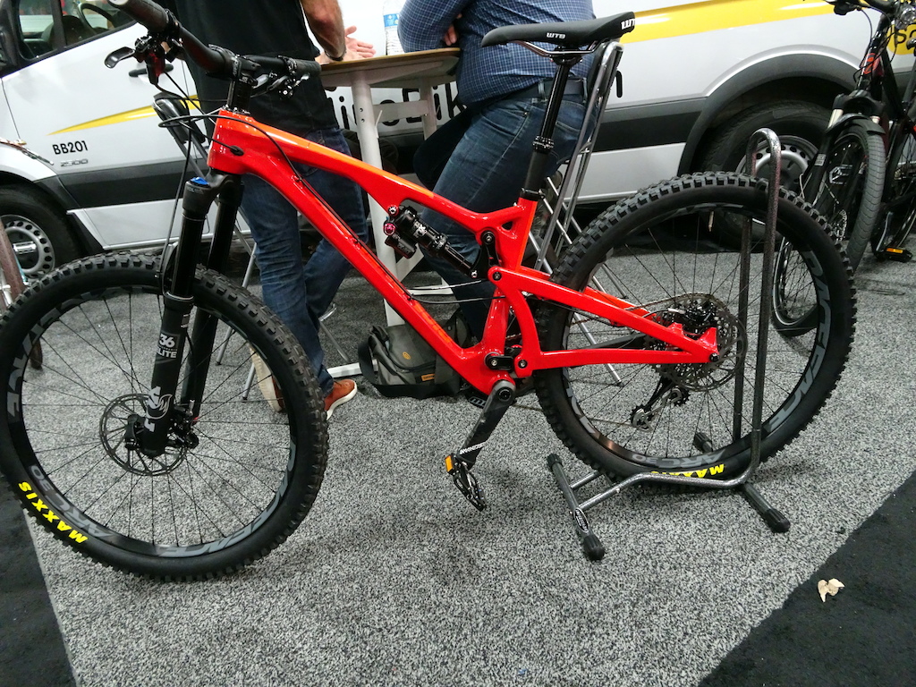 Las Vegas Cirque du Cycling, Lap Two - Interbike 2017 - Pinkbike