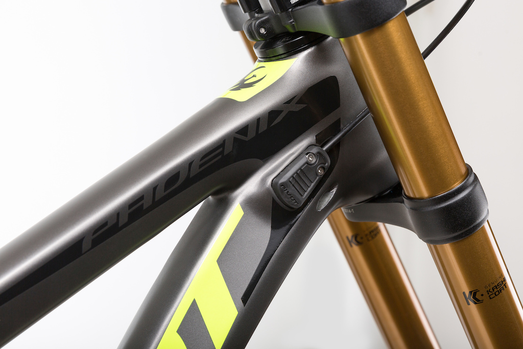 Bernard Kerr Launches Pivot's 2018 Phoenix "It's a Sick Bike!" - Video ...