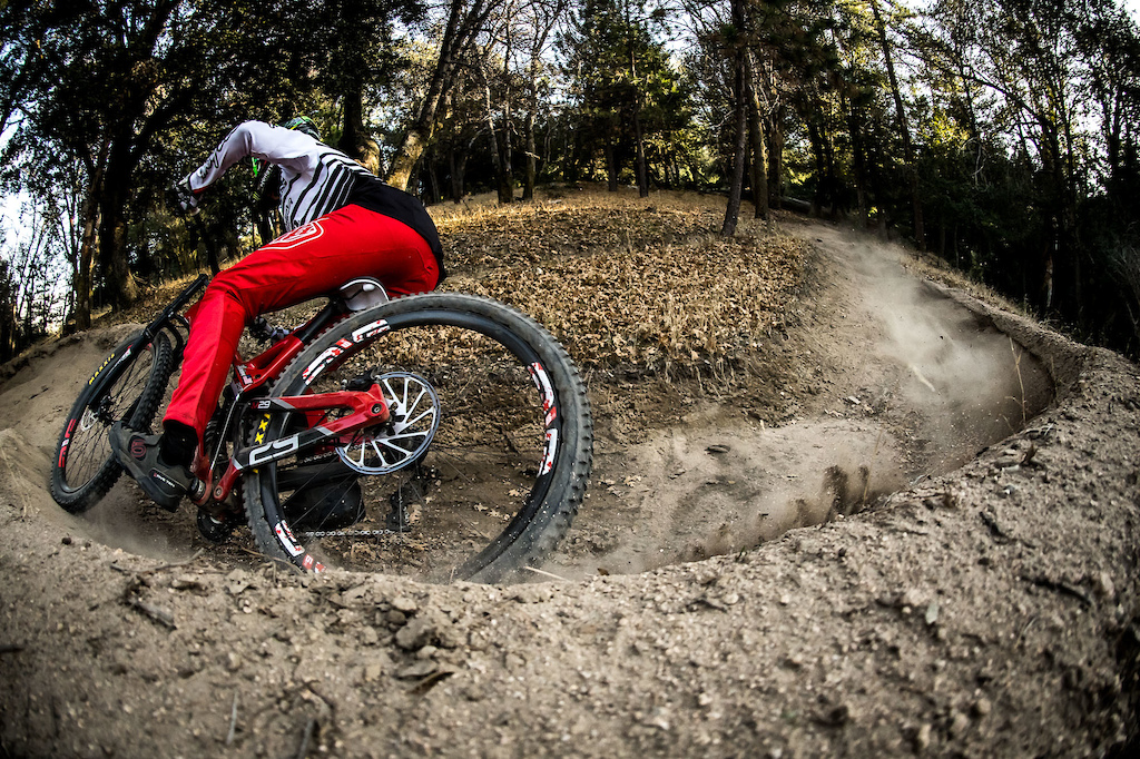 Intense Officially Announces 2018 Factory Race Team - Pinkbike