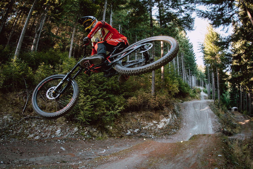Polygon UR's Team Launch Video is the Best Kind of Ridiculous - Pinkbike