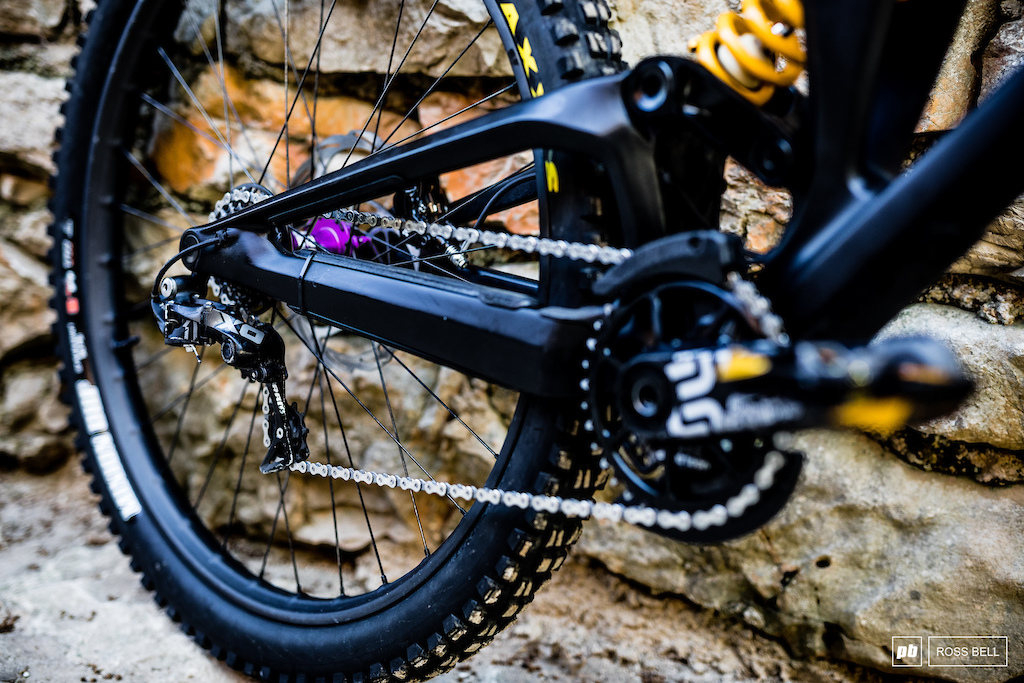 Bike Check: Greg Williamson's Full Carbon Unno Ever - Lošinj DH World ...