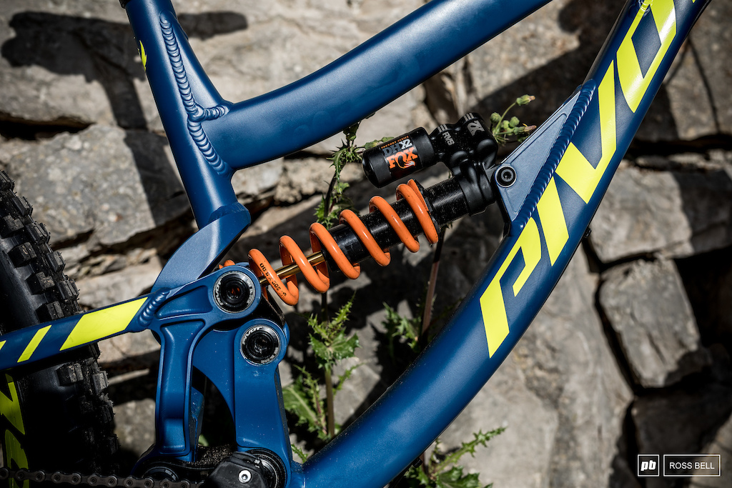Bike Check: Ed Masters Pivot 29er - Lošinj DH World Cup 2018 - Pinkbike