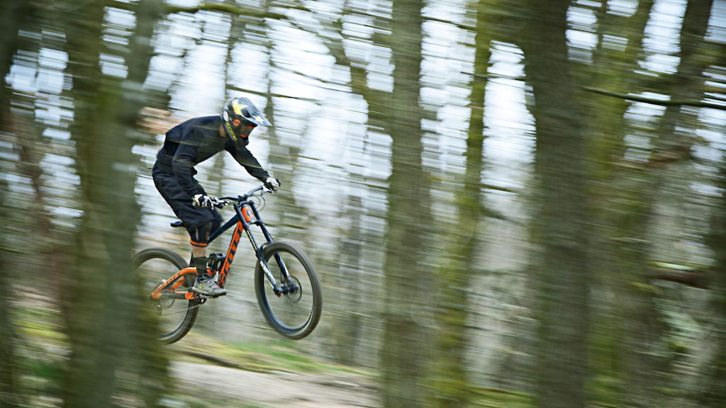 Video: Fearless & Flamboyant With Louis Reboul & Anthony Rocci - Pinkbike