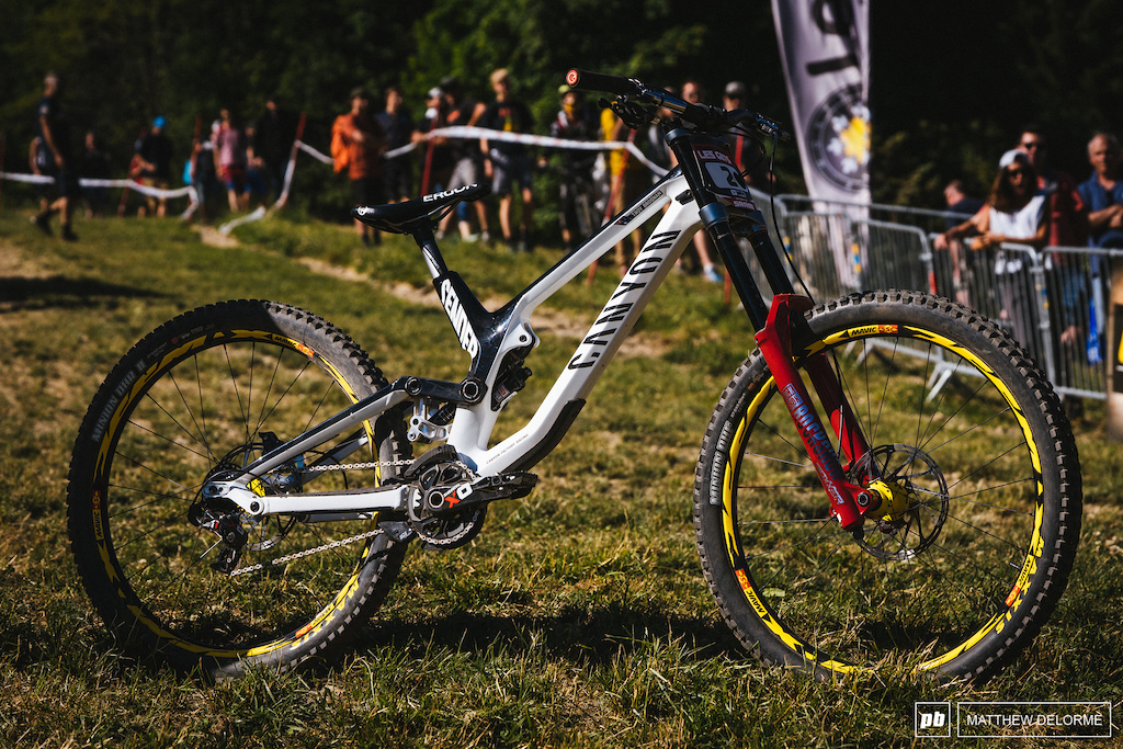 Winning Downhill Bike Check - Crankworx Les Gets 2018 - Pinkbike